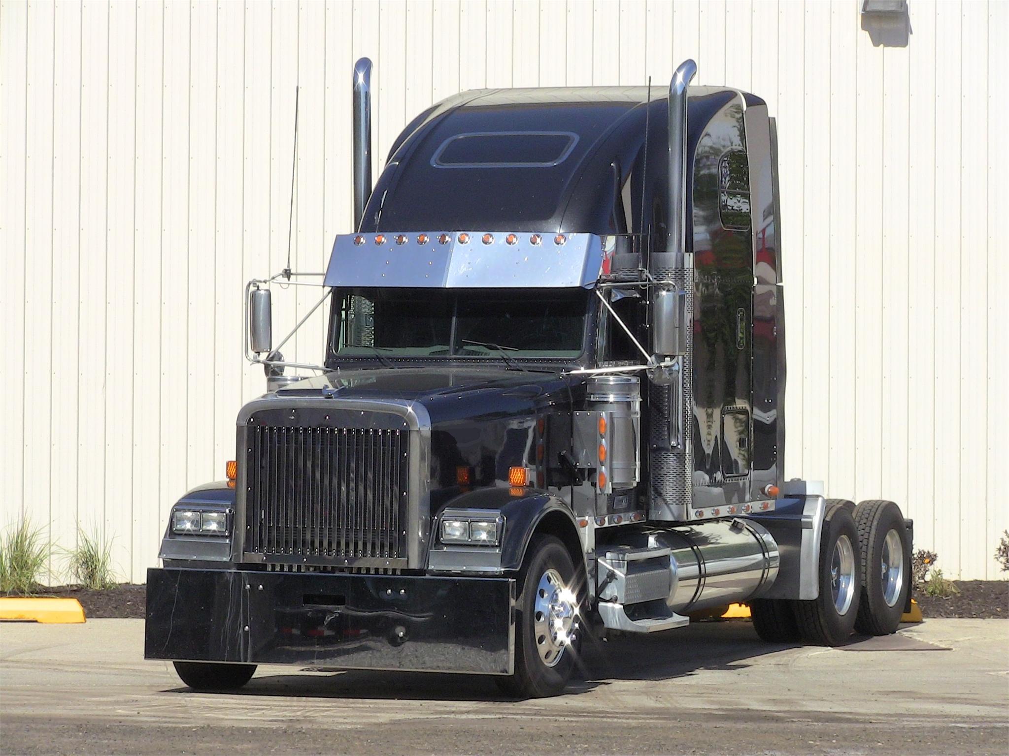 2010 Freightliner Fld13264t-Classic Xl, Grand Rapids MI - 115400285 ...