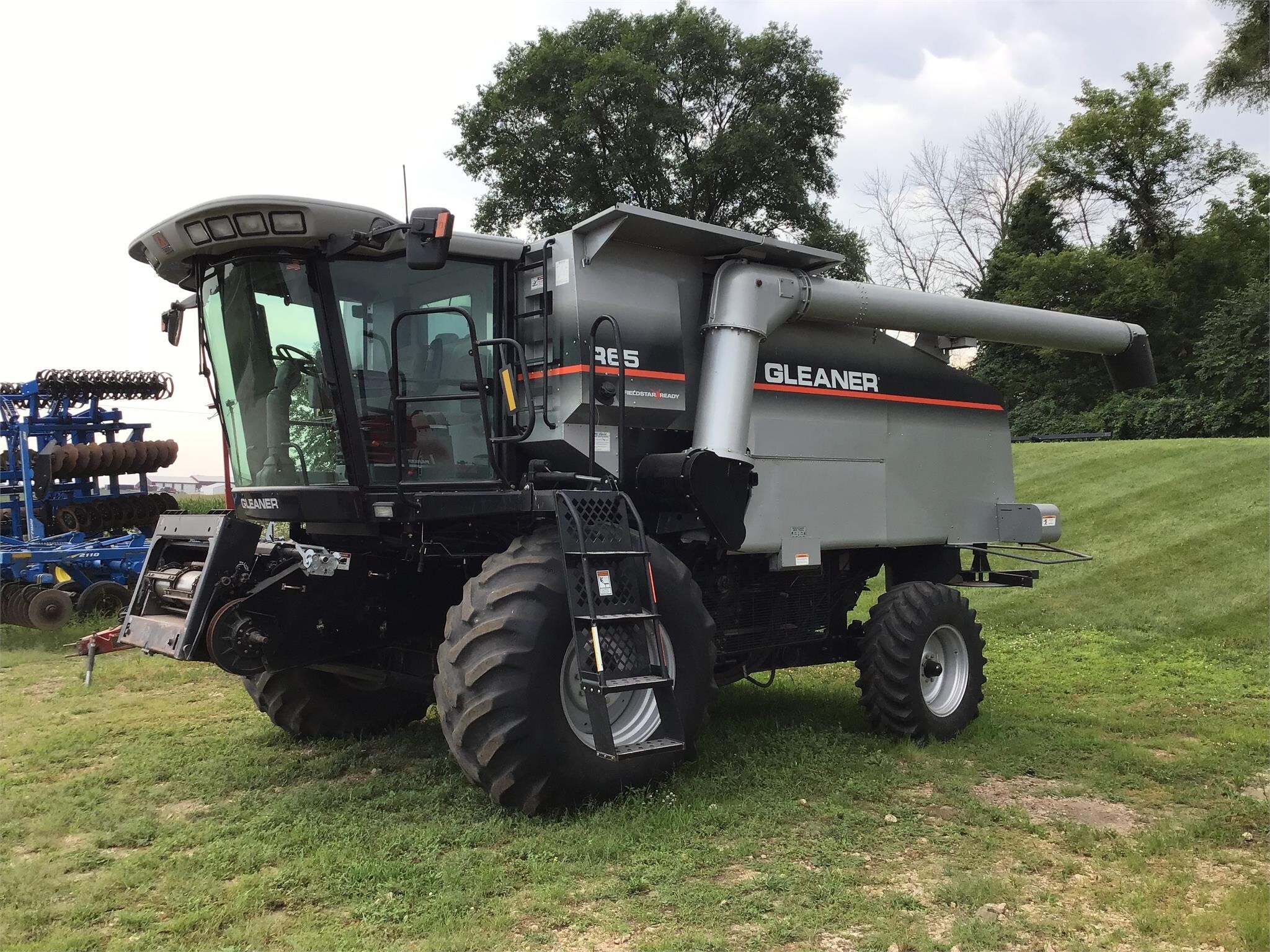 Del-Clay Farm Equipment Dealers | Iowa Farm Equipment